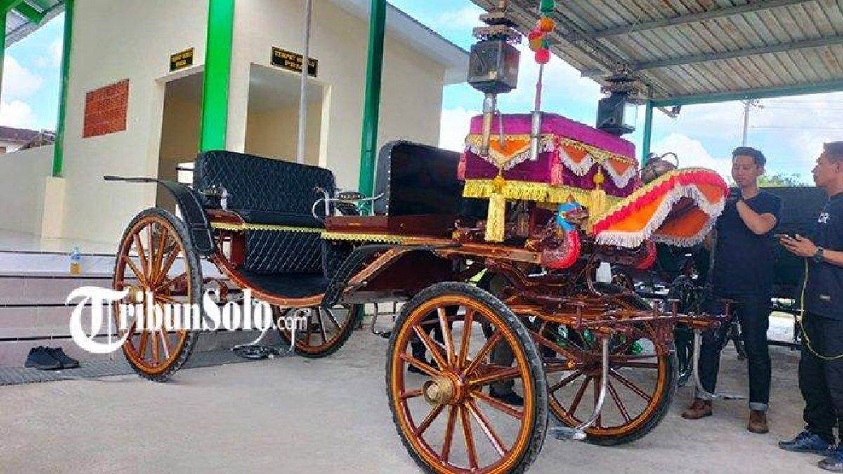 'Hanya Ditarik 2 Kuda' Presiden Jokowi Bakal Ikuti Kirab Pernikahan Kaesang-Erina Naik Kereta ...