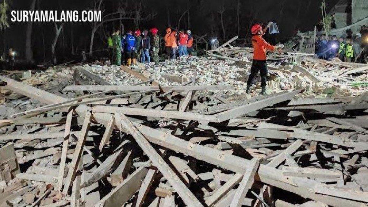 'Biasa Buat Mercon' Rumahnya Jadi Sumber Ledakan di Blitar, Ayah & 2 ...