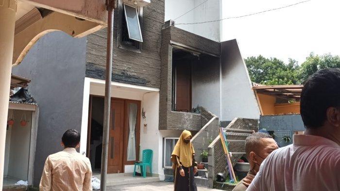 LINDUNGI Istri & Anak saat Rumah Terbakar, Nasib Pria Ini Pilu Tak Tertolong, Tangis Keluarga ...