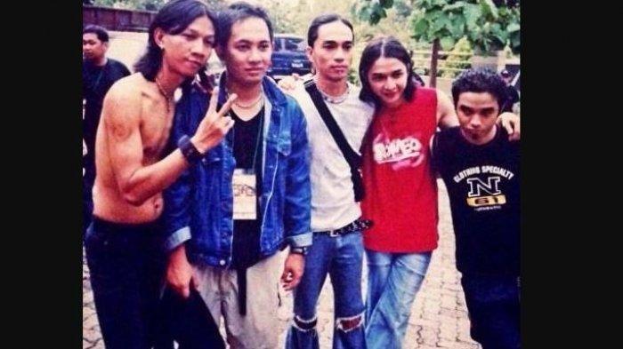 DULU Susah, Makan 1 Biskuit Dibagi 2, Nasib Para Personel Band Berubah ...