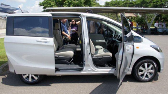Cara Merawat Sliding Door atau Pintu Mobil Model Geser Honda Freed ...