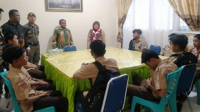 9 Pelajar SMP di Padang Diciduk Satpol PP saat Tengah Asyik Main Biliar, Diduga Bolos Sekolah ...