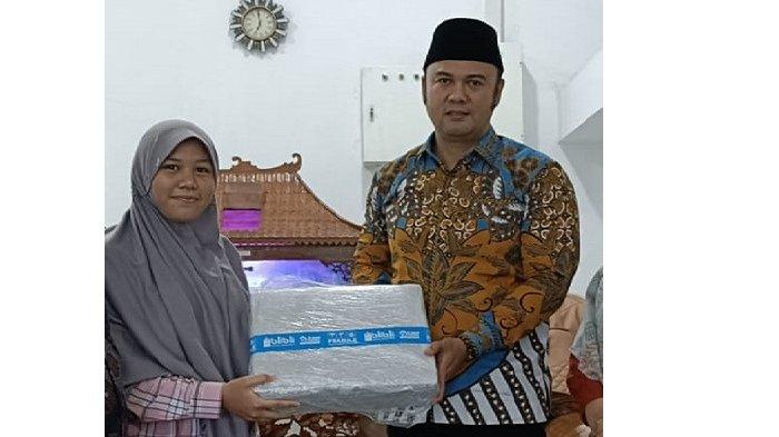 Addina Nushra Pamit pada Bupati Sijunjung Setelah Lulus Sekolah Terbaik ...