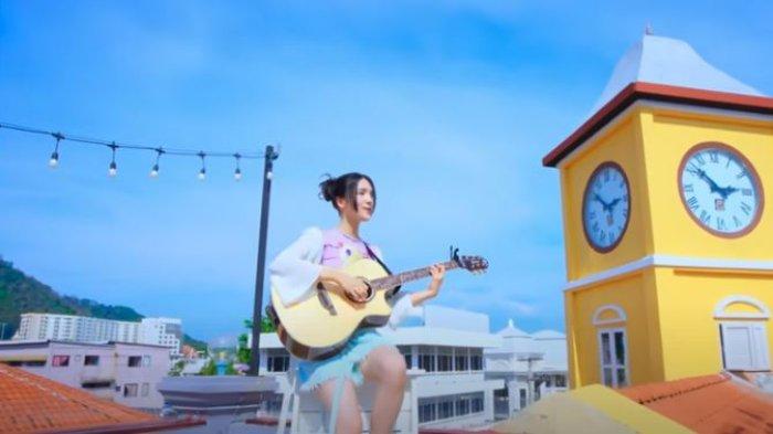 Arti Lagu Really Like You GYUBIN, Lirik: I Like You Cheoeum Bon Sungan ...