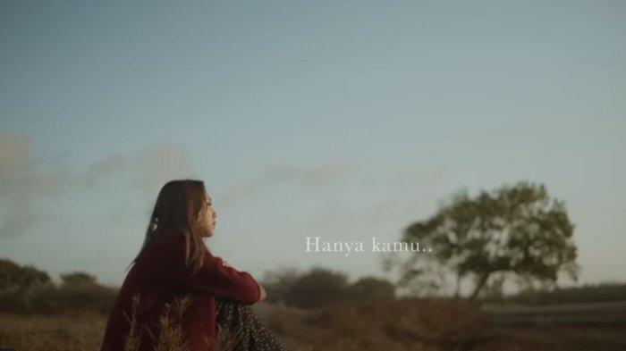 Lirik & Arti Lagu Seribu Pelukan Raissa Ramadhani: Seribu Pelukan pun ...