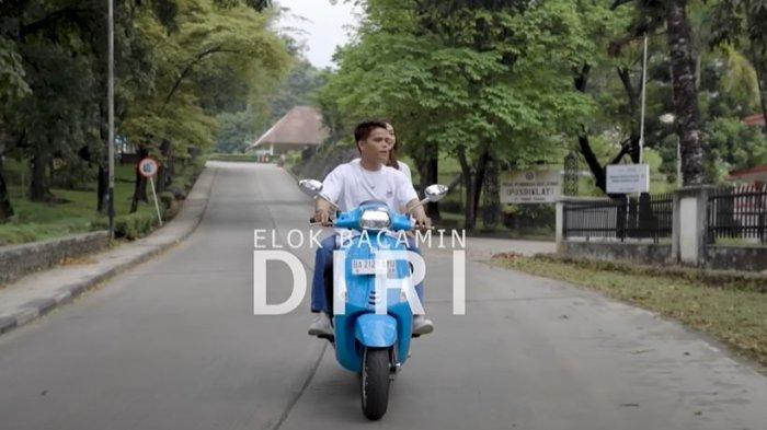 Arti Lagu Minang Elok Bacamin Diri David Iztambul, Lirik: Cubolah ...