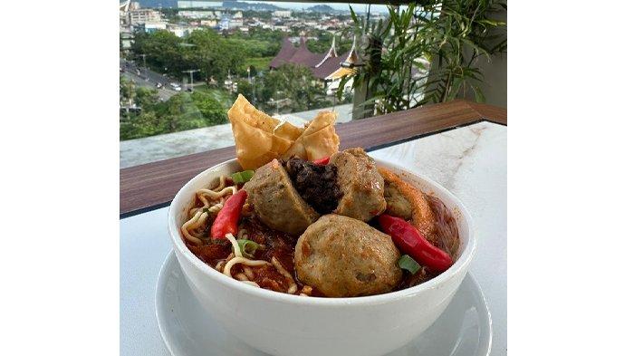 Puncak Singgalang Sky Lounge Café Rooftop Whiz Prime Hotel Padang ...