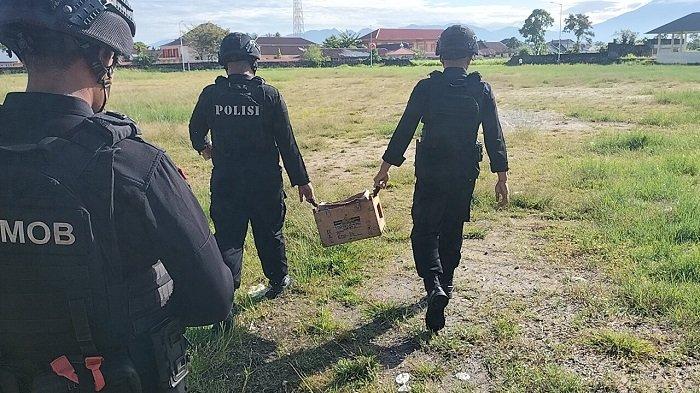 Bom Ikan Rakitan yang Ditemukan di Kota Pariaman Diurai di GOR Rawang ...