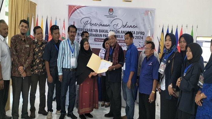 DPD Nasdem Kota Pariaman Daftarkan 20 Bacaleg ke KPU, Target 4 Kursi di DPRD - Tribunpadang.com