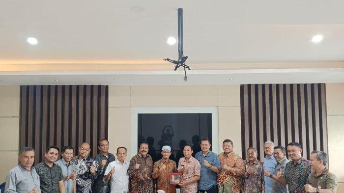 Tim Pembahas Ranperda Perhutanan Sosial Perolehan Sejumlah Referensi ...