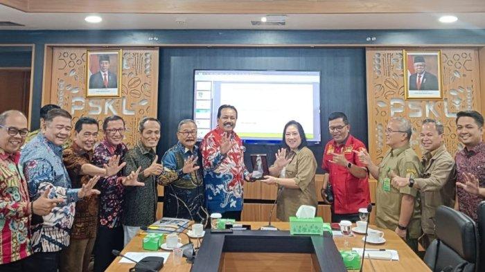 Ranperda Perhutanan Sosial Memasuki Konsultasi Awal - Tribunpadang.com