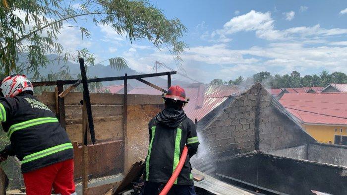 Kebakaran Hanguskan 2 Rumah dan 1 Motor di Padang, Kerugian Capai Rp500 Juta - Tribunpadang.com