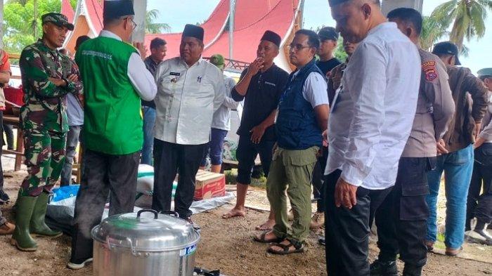 Ratusan KK Terdampak Banjir, Pemkab Padang Pariaman Dirikan Dapur Umum di Kampung Galapuang ...