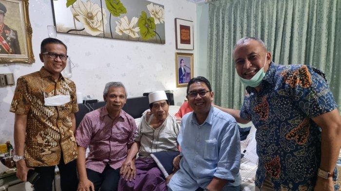 Sesepuh Minang Azwar Anas Wafat, Semen Padang Sangat Kehilangan ...