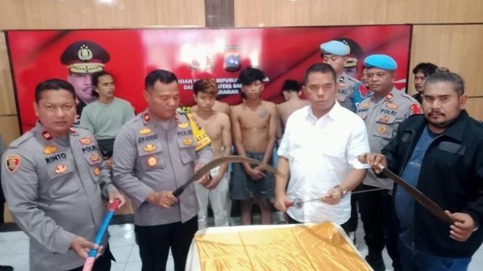 6 Pelaku Pembacokan Brutal di Pariaman Ditangkap Polisi, Terancam 5 ...