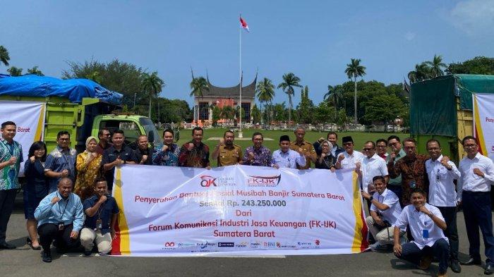 FK-IJK Sumbar Salurkan Bantuan Senilai Rp.243 Juta Lebih untuk Korban Banjir di Pesisir Selatan ...