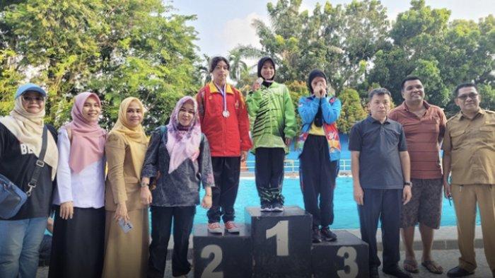 Fahira Atlet Renang Asal Sijunjung Raih Medali Emas O2SN Tingkat Provinsi Sumbar - Tribunpadang.com