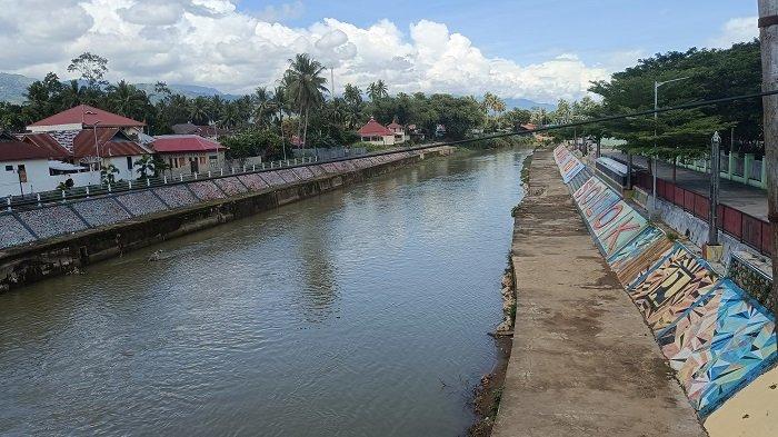 Contoh Soal PAS Geografi Kelas 10, Sungai yang Alirannya Sejajar dengan ...