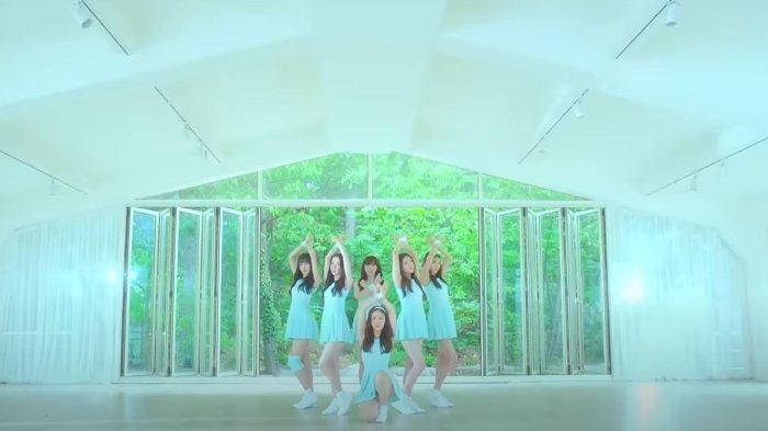 Arti Lagu Me Gustas Tu - GFriend, Lirik: Seolleimeul Oneulbuteo Urineun, Kkumkkumyeo Gidohaneun ...