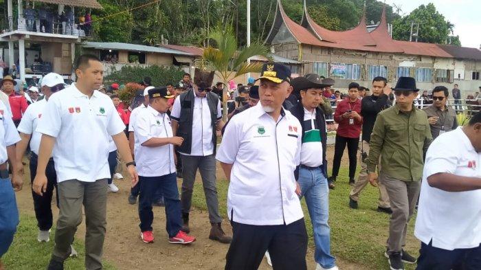 FOTO Pacu Kudo di Bukit Ambacang Bukittinggi, Gelanggangnya Ternyata ...