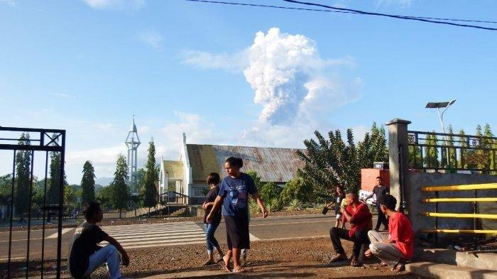 Gunung Lewotobi Laki-laki di Flores Timur Kembali Erupsi Pagi Ini, Warga yang Mengungsi Panik ...