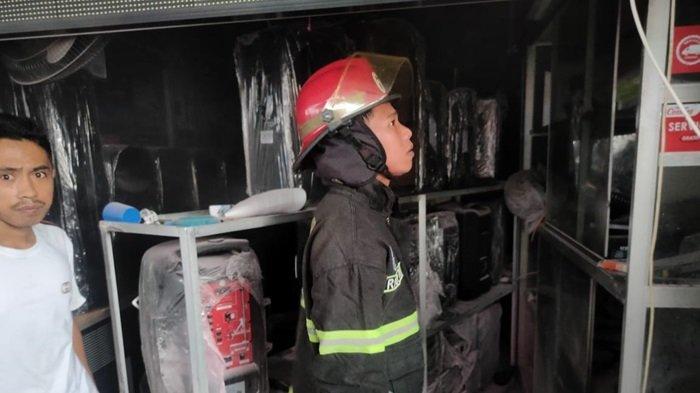 POPULER PADANG: Percikan Api di Toko Listrik Pasar Raya dan Pembekalan ...