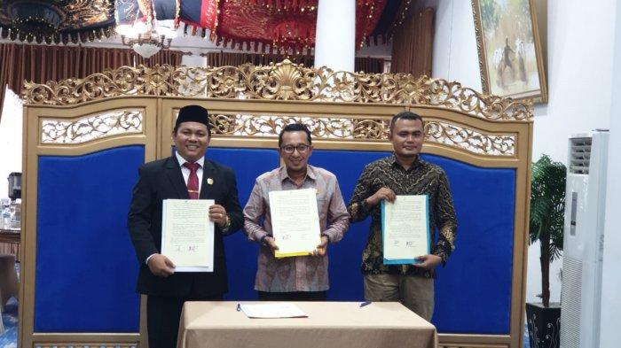 KPU Tanah Datar Terima Bantuan Hibah Pilkada 2024 Rp26,5 Miliar, Bawaslu Rp12,5 Miliar ...