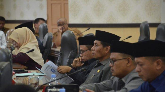 DPRD Agam Sampaikan, Pandangan Umum terhadap Pertanggungjawaban APBD Agam 2022 - Tribunpadang.com