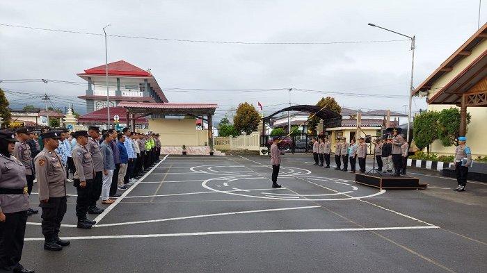 Kapolresta Bukittinggi Resmi Dijabat Polwan, Kombes Pol Yessi Kurniati Pimpin Apel Personel ...