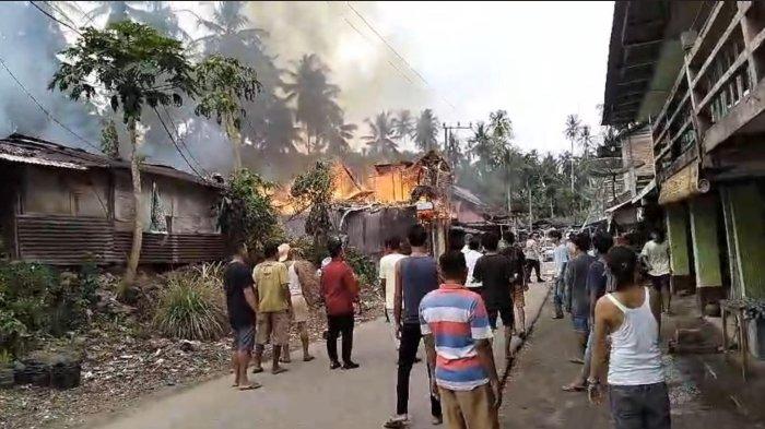 Kerugian Rp2 Miliar dalam Kebakaran Hanguskan 10 Rumah di Padang Pariaman - Tribunpadang.com