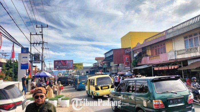Jalan Padang-Bukittinggi di Padang Luar Macet, Warman: Selalu Terjadi ...