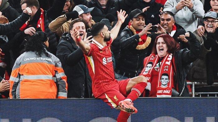 2 Tim Kostum Merah Man United dan Liverpool Beda Nasib, Antara Juara ...