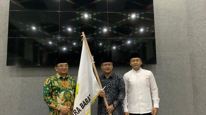 Lepas Kafilah Menuju MTQ Nasional Ke-29, Wagub Audy Targetkan 5 Besar ... Lepas Kafilah Menuju MTQ Nasional Ke-29, Wagub Audy Targetkan 5 Besar ...