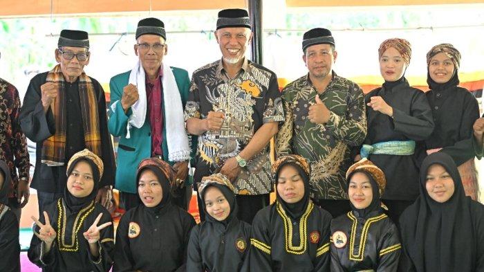 Lestarikan Adat dan Budaya Minang, Mahyeldi Apresiasi Para Tuo Silek di ...