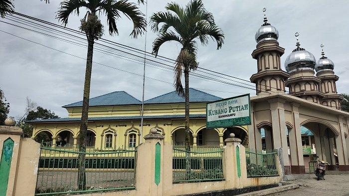 Mengenal Masjid Raya Kubang Putih di Agam, Saksi Sejarah yang Pernah ...