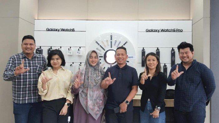 Raih Samsung Top Achiever Retailer, Lorus Cellular Kota Padang Siap ...