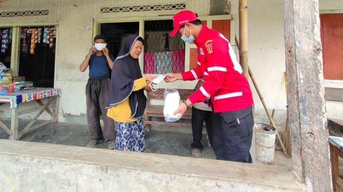 PMI Bagikan 8 Ribu Masker Bagi Masyarakat dan Siswa Sekitar Gunung ...