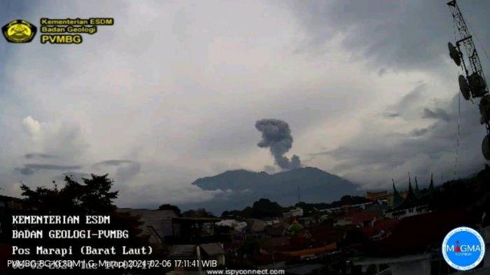 BREAKING NEWS: Gunung Marapi Erupsi Ketiga Kalinya Sore Ini, Lontaran Abu 800 Meter dari Puncak ...