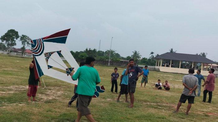 Merawat Eksistensi Permainan Tradisional Pariaman Lewat Lomba Layang ...