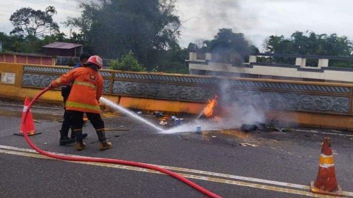 Peralatan Cat untuk Flyover Aur Kuning Bukittinggi Terbakar, Kerugian ...