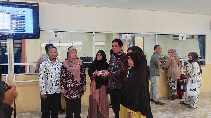 Cetak e-KTP Butuh Waktu Lama, Warga Keluhkan Pelayanan Disdukcapil ...