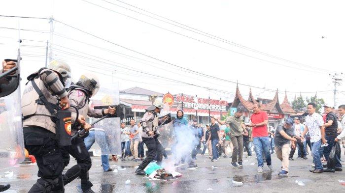 Polresta Bukittinggi Gelar Simulasi Sispamkota Pengamanan Pilkada Serentak 2024 - Tribunpadang.com