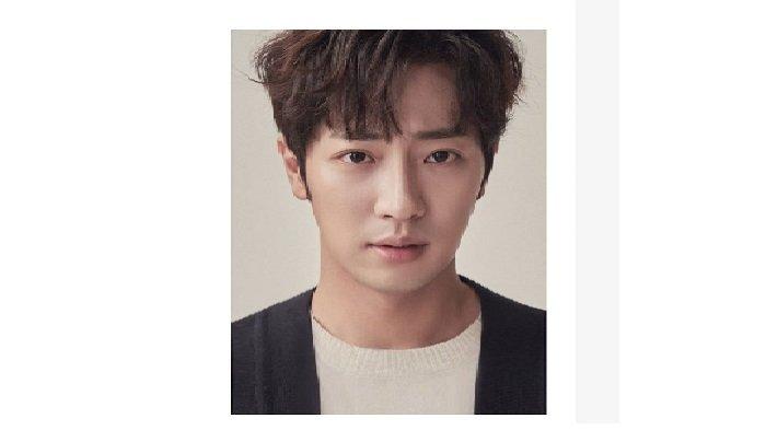 Profil Lee Sang Yeob, Pemain Drama Korea Eve yang Miliki Sorot Mata ...