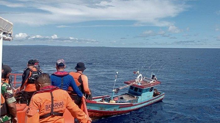 Kapal Nelayan Mati Mesin di Perairan Mentawai Berhasil Ditemukan, 2 Orang Selamat - Tribunpadang.com