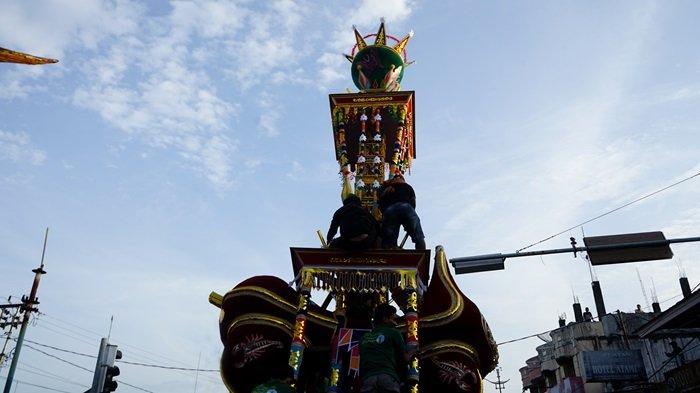 BREAKING NEWS: Tabuik Naiak Pangkek di Pariaman Selesai Minggu Pagi ...