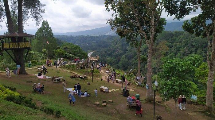Ribuan Pengunjung Padati Taman Panorama Baru Bukittinggi, Ada dari ...