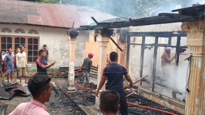 Rumah Permanen Ludes Terbakar di Pauh Kamba Padang Pariaman, Diduga Dibakar Menantu ...