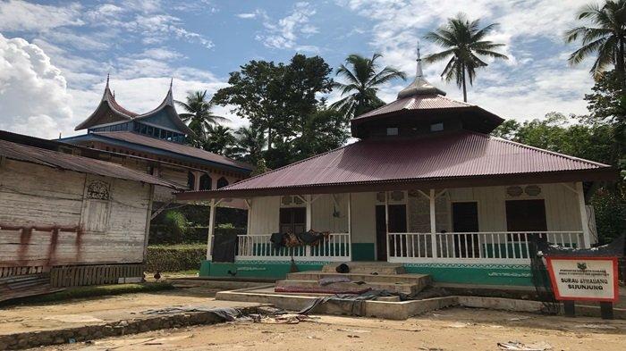 Surau Simaung Sijunjung Menyimpan 88 Naskah Kuno Salah Satunya Terbuat ...