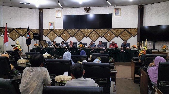 Siapa yang Isi Bangunan Baru, Pedagang Pertokoan Pasar Raya Fase VII ...