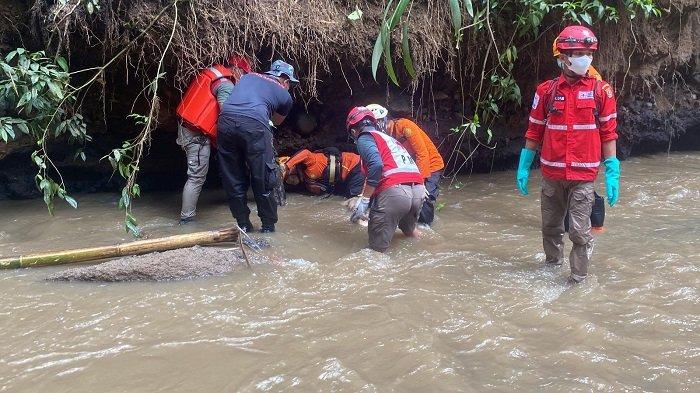 Jenazah Suhardi Sahar Berhasil Teridentifikasi, Dipastikan Korban Terakhir Banjir Bandang Agam ...